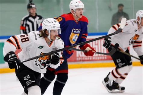 Хабаровский ХК «Амур победно провел первый матч предсезонного сбора Аргументы Недели Хабаровск