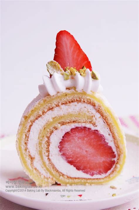 딸기 롤케익 크림치즈 크림을 넣은 Strawberry Roll Cake 동영상 네이버 블로그 Cute Desserts Fun Desserts