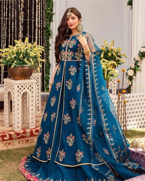 Dur E Fishan Age Husband Brother Dramas Instagram And More