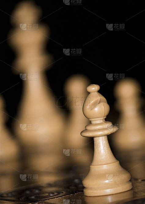 在棋盘上拍摄的象棋