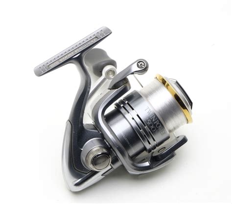 Продам Пластиковая накладка Shimano Twinpower 08 2500s деталь на схеме № 80