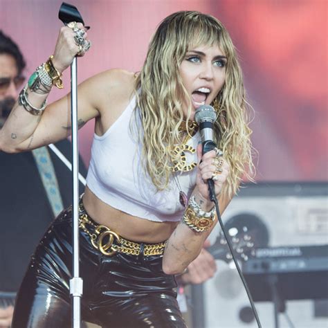 Miley Cyrus Howard Stern Bombshells Sobriety Liam Hemsworth And More