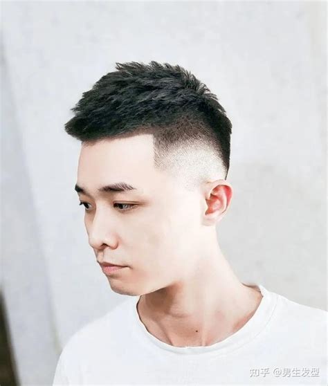 男生除了剪 寸头”发型，还可以留这3款短发，很干净帅气 知乎