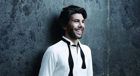 Le Contre Ténor Théophile Alexandre Endosse Les Habits Dorphée