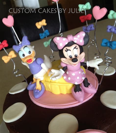 Daisy Duck And Minnie Mouse Cake