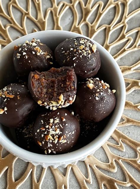 Бонбони с фурми и ядки лесна идея за здравословен десерт