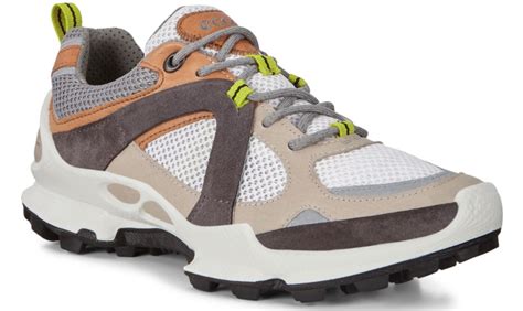 Магазины обуви, где можно купить спортивные и повседневные кроссовки в ...