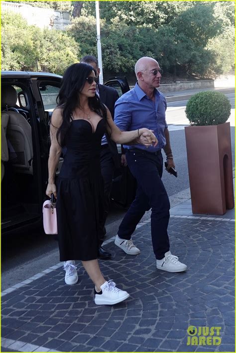 Jeff Bezos And Girlfriend Lauren Sanchez Go Sightseeing At The Colosseum