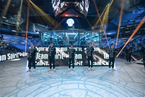 Team Spirit встретится с Gaimin Gladiators в плей офф Betboom Dacha