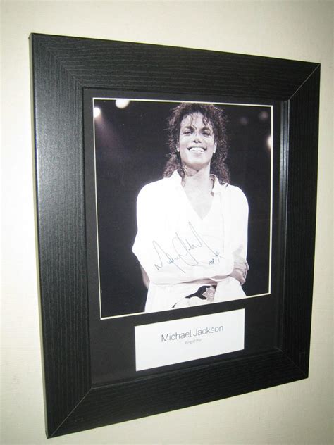 Michael Jackson Gorgeous Signed Photo In Lovely Black Frame 10x8