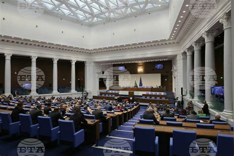 Депутатите удължиха работното си време в началото на днешното заседание