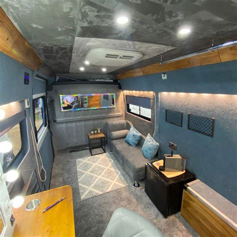 Vehicle Hire For Film And Tv Location Minnie Winnie Splitz Facilities