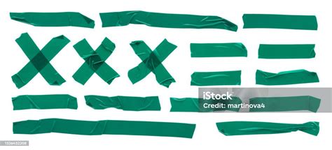 녹색 절연 테이프 접착제 테이프의 찢어진 조각 세트 흰색 배경에 줄무늬와 십자가 구겨진에 대한 스톡 사진 및 기타 이미지