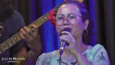 Nita Aartsen Trio Ft Nesia Ardi A Night In Tunisia Fabsterstage Jazz Club Youtube