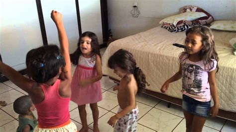 Duda E As Primas Cantando Youtube