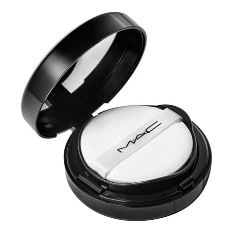 ซื้อ Mac Cosmetics Lightful C³ Quick Finish Cushion Compact Foundation Spf 50 Pa With Light