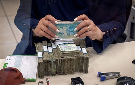 چرا بانک‌ها وام ازدواج نمی‌دهند و چرا پرداخت وام ودیعه مسکن طول می‌کشد