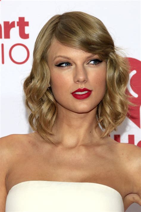 Taylor Swift In Red Lipstick How To Get Taylors Red Lipstick Look