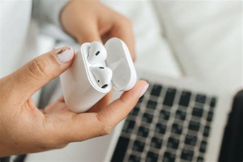 Do Apple AirPods Work With Android How To Pair Them With A Phone