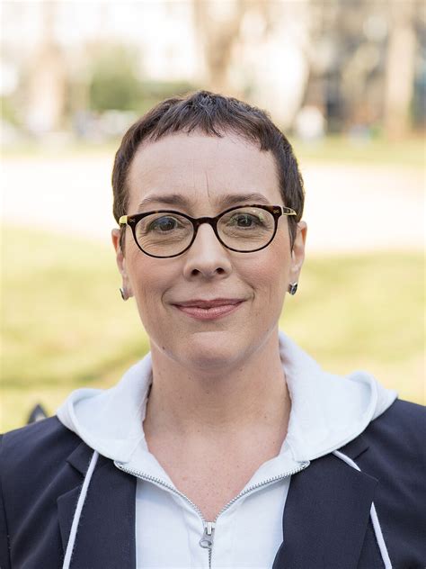 Julia Angwin Wikiquote