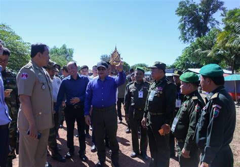 មន្រ្តី និងអាជីវករនៅច្រកទ្វារអានសេះ ខេត្តព្រះវិហារ សំណូមពរឲ្យបើកដំណើរការច្រកដើម្បីចេញចូល