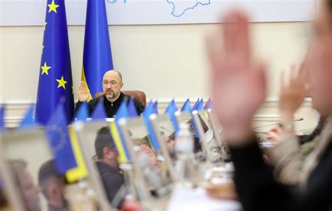 Кабмін визначив умови виплати допомоги в разі загибелі чи інвалідності волонтерів Читайте на