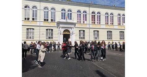 Английската гимназия в Русе отбеляза 60 години днес