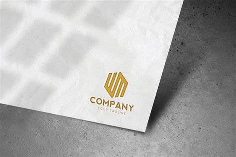 흰색 Papper에 현실적인 양각 로고 모형 프리미엄 Psd 파일