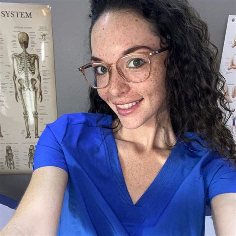 🦄 Cutebrunettedoctor Emma H 💙🩺 Tiktok