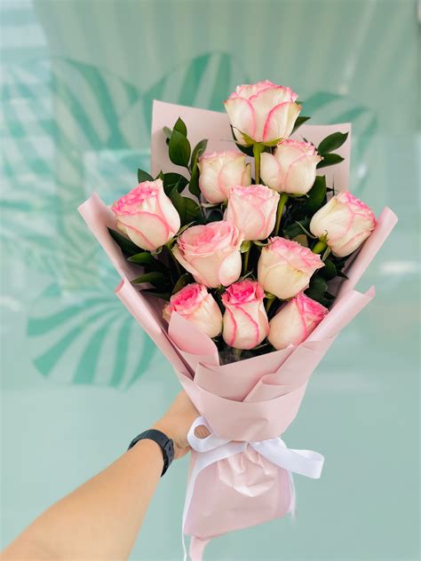Online Flower Bouquet Delivery Near Me And Hand Bouquets Online In Abu