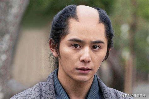 将中间的头发剃掉宛如地中海古代日本男子为何流行这样的发型 搜狐大视野 搜狐新闻
