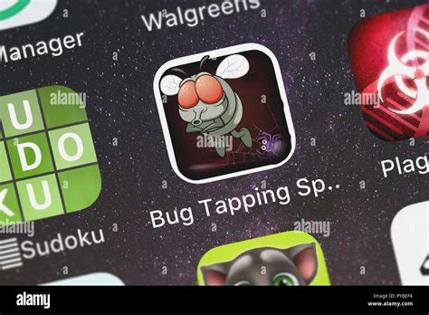 Bug Tapping Spider Escape Challenge Hi Res Stock Photography And Images Alamy