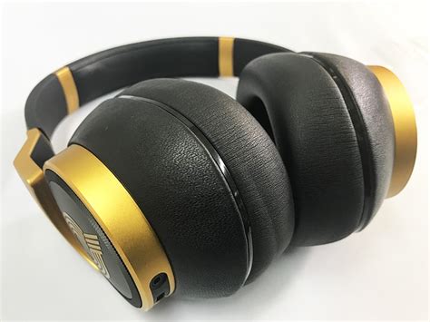 Best Noise Cancelling Headphones Of All Time AKG N90Q Noise Cancelling Headphones Review