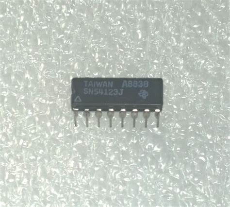 Circuit Integre Retriggerable Monostable Multivi Sn54123j