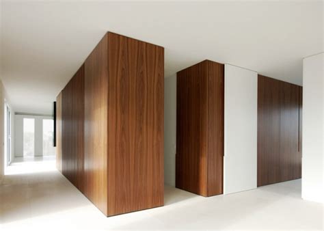 Monolithic Marble Partition Divides Antwerp Penthouse