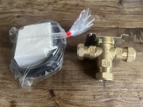 Danfoss 3 Port Valve Actuator And Body £40 00 Picclick Uk