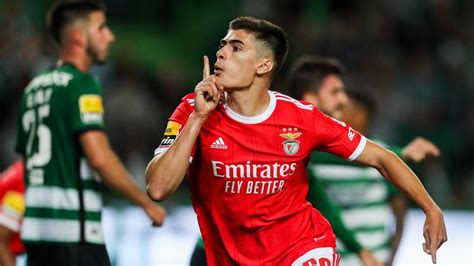 GlÓria Do Benfica Prefere Despachar AntÓnio Silva Para Manter Outro Titular De Schmidt