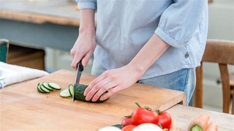 Ne Bacajte Koru Od Krastavca Može Da Bude Jako Korisna Žena Rs