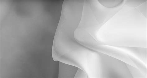 텍스처 배경 패턴입니다 실크 직물은 투명 하 고 색깔에서 백색 이다 추상 부드러운 쉬폰 질감 배경입니다 커브와 웨이브 부드러운 화이트 시 폰 0명에 대한 스톡 사진 및 기타