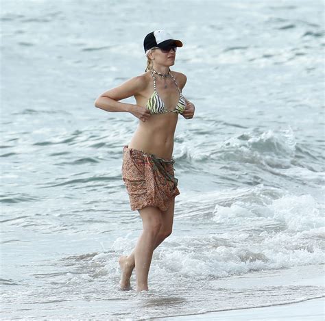 Gwen Stefani In Bikini Hawtcelebs