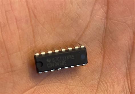 Exas Instruments Cd4046be Phase Locked Loop Pll Ic At ₹ 16piece
