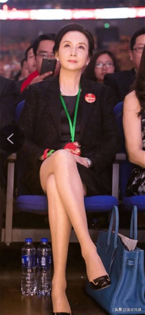 最美嫦娥”邱佩宁：息影创业身家亿万24年捐建110所希望小学 新加坡新闻