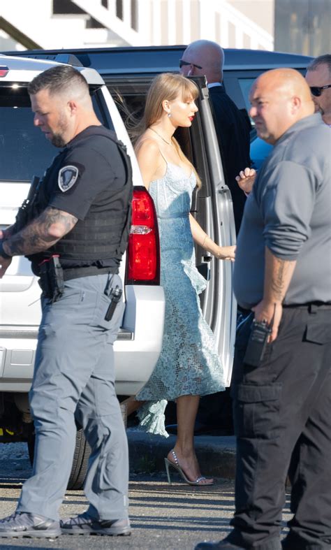 Taylor Swift Wears Blue Corset Dress At Jack Antonoffs Wedding To