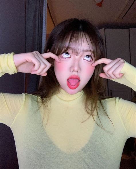 기묘한 기무세딘 On Instagram “잠이 안 오는 나는 씻으러 가야지 ” Best