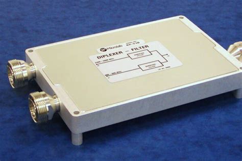 Low Cost Tuned By Design Injector Diplexer Combiners