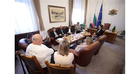 Наталия Киселова се срещна с медици от националната кардиологична болница