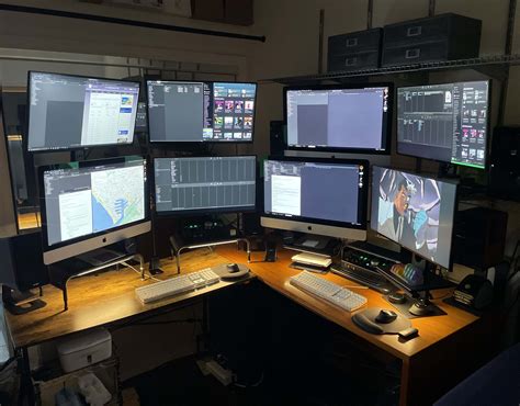 3 Loaded Imacs And A Pc Pump Up 8 Display Workstation [setups] Cult Of Mac