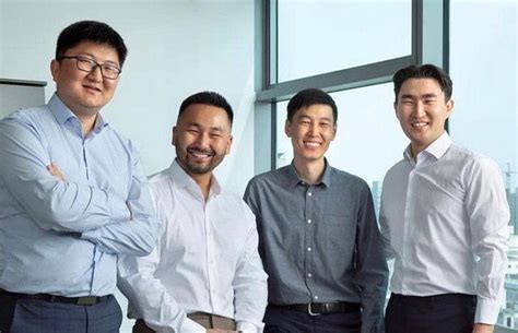 О Мөнхжин Б Гантиг Б Эрхэмбаяр нарыг баривчлан 461 р ангид саатуулжээ E Mn