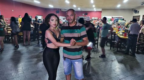 Novinha Do RabetÃo DanÇando ForrÓ No BailÃo Do Trio Chapanejo Xote