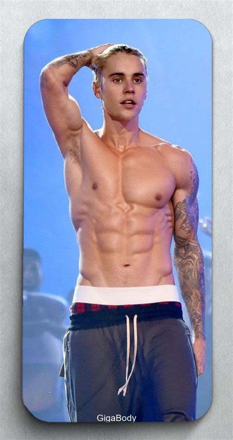 Justin Bieber Flexionando Abdomen